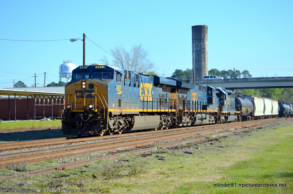 CSX 882